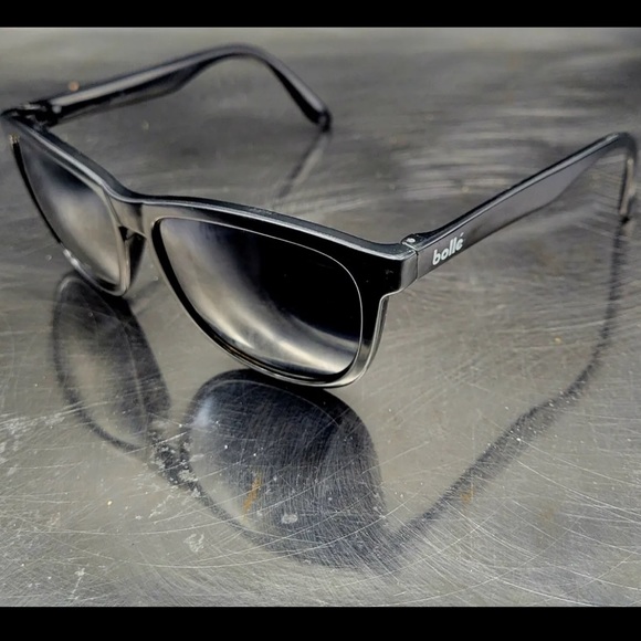 bolle | Accessories | Bolle Black Vintage 527 Polarized Sunglasses Veuc ...